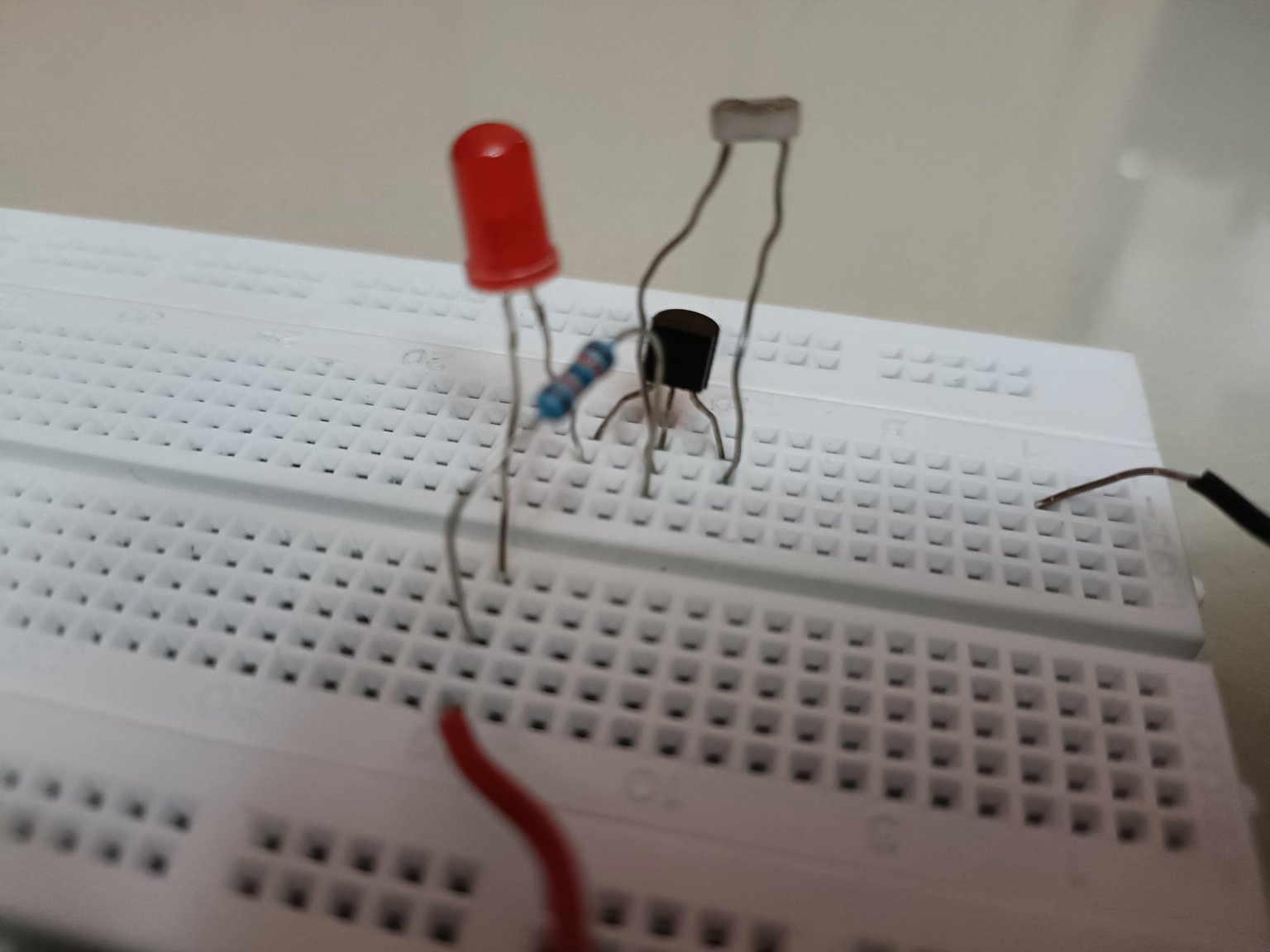 DIY Electronics Projects for Beginners - Simple Circuits for Crafts